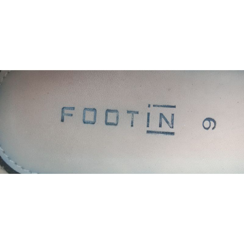 FOOTIN Women Shoe รองเท้าคัทชูส้นเตี้ย Size38 - nadeartharinee - ThaiPick