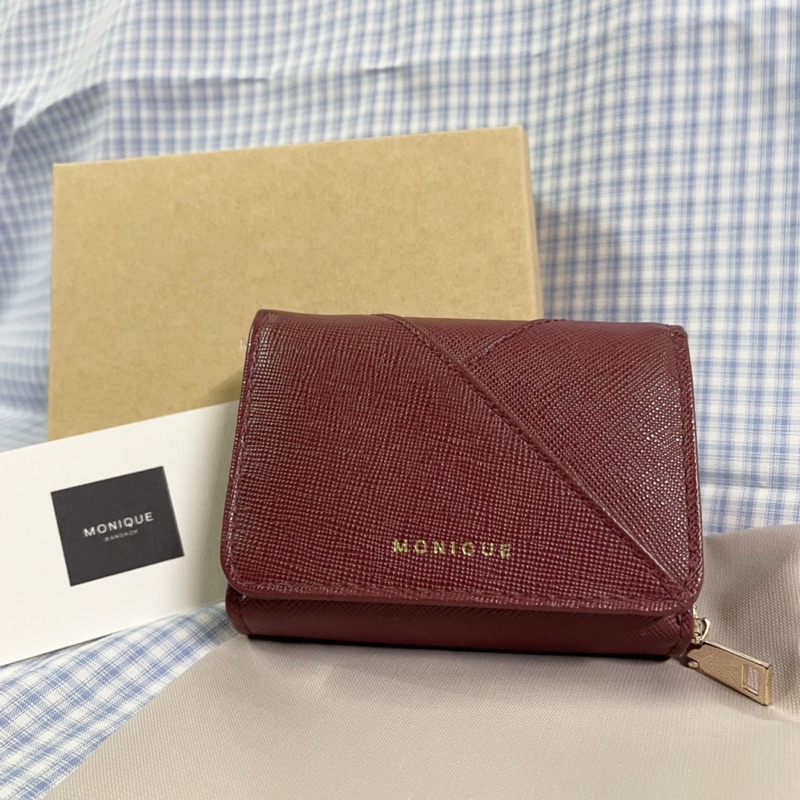 กระเป๋าสตางค์ใบสั้น Monique Store สีแดง หนังแท้ มือสอง สภาพดี - masachii - ThaiPick