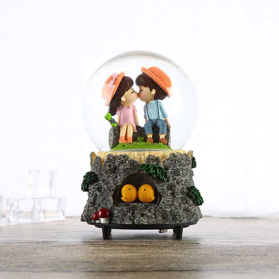 Snowball Music box กล่องดนตรีหิมะ คู่รักจุมพิต | Shopee Thailand