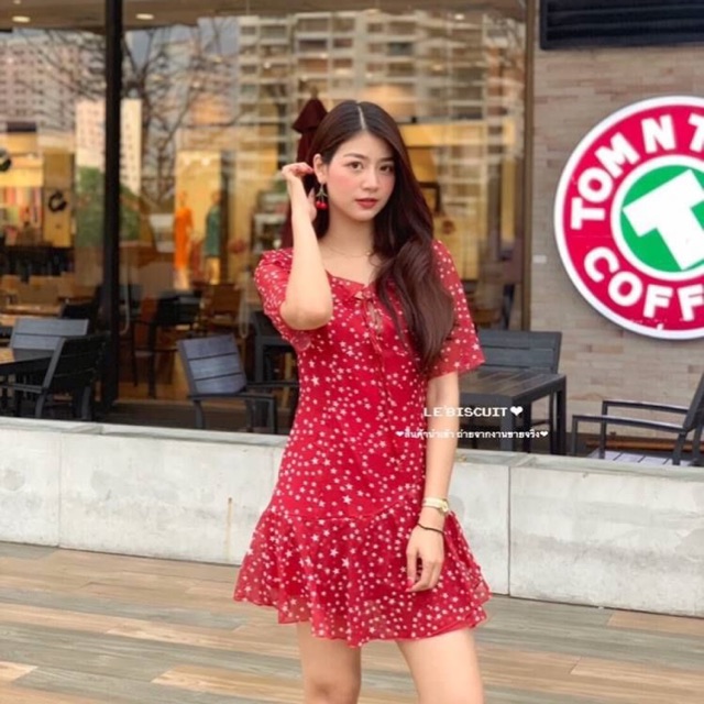 เดรสระบายอก red star⭐️ | Shopee Thailand