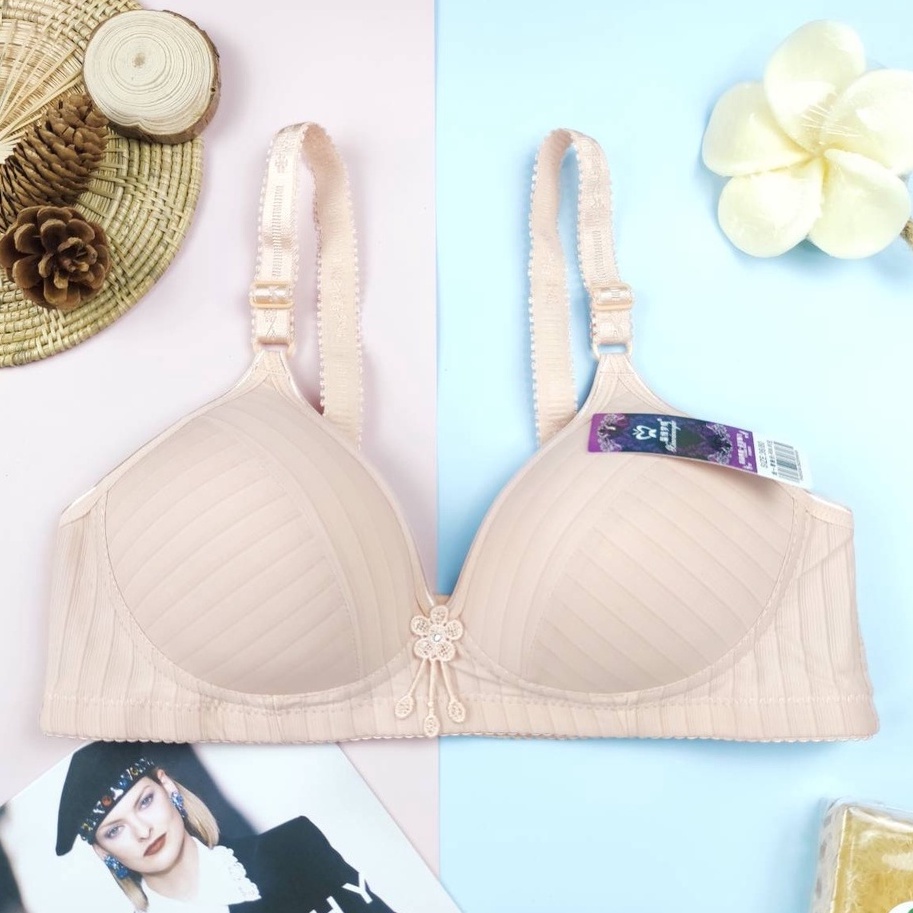 เสื้อชั้นในผู้หญิงไร้โครง (ไซส์ใหญ่) (W002) มีฟองน้ำในตัว แบบตะขอ สายบ่าปรับได้ ใส่สบาย ไม่กดทับ ...