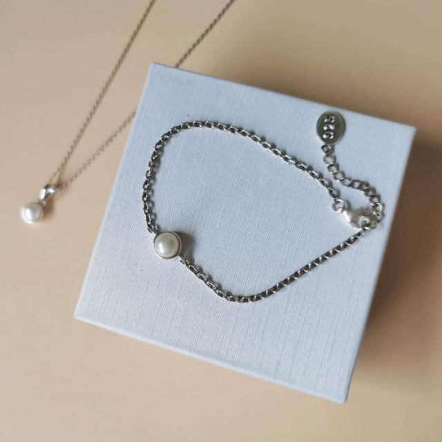 Emma pearl bracelet สร้อยข้อมือ มุกน้ำจืดแท้ ขนาด 6 mm ปรับขนาดได้ ตัว ...