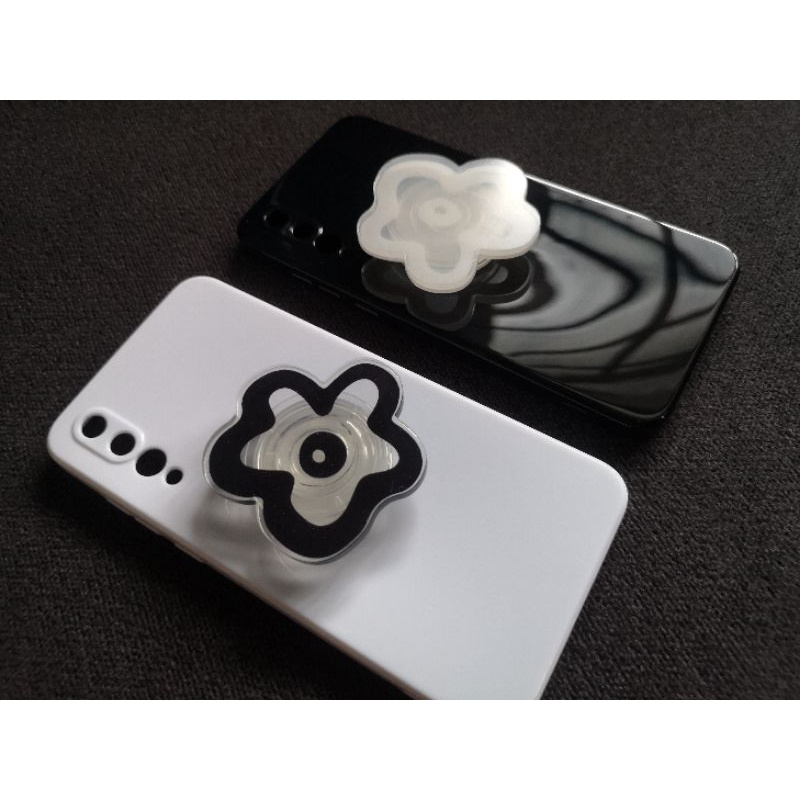 Flower Griptok ที่ยึดโทรศัพท์ ลายดอกไม้ BlackWhite - sunmamoolsup ...