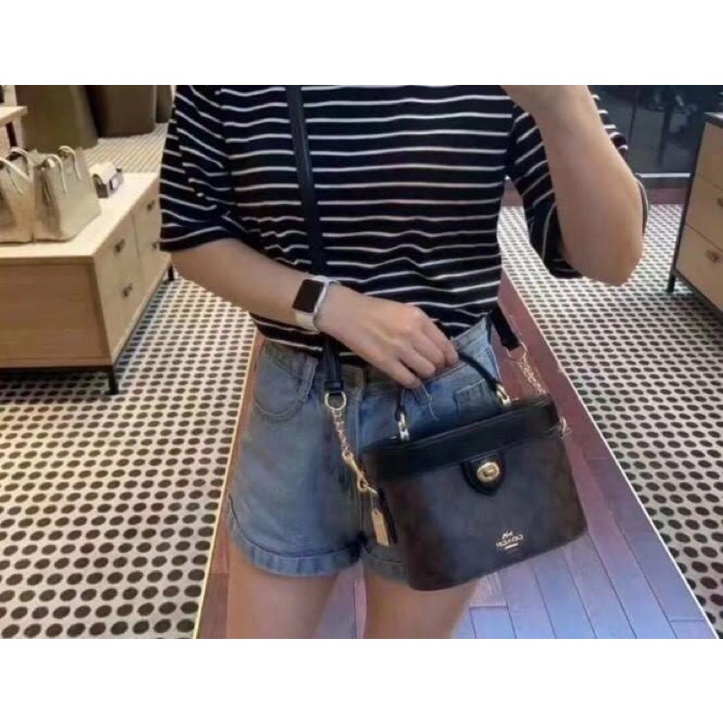 Coach Kay Crossbody In Signature Canvas | atelier-yuwa.ciao.jp