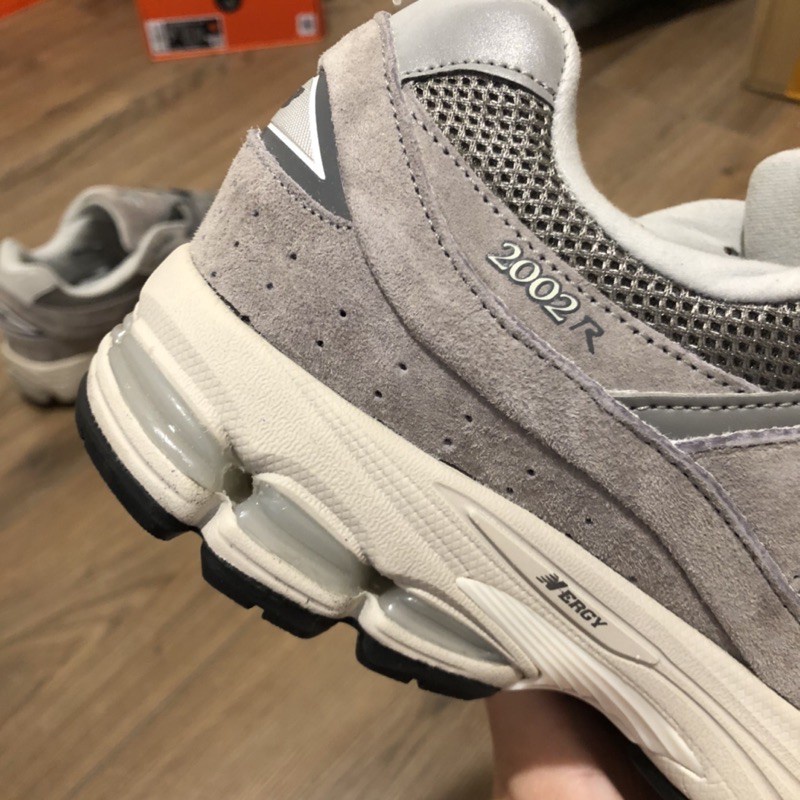 NEW BALANCE 2002 NB 2002R Yuanzu Grey White Light Sports Men ...