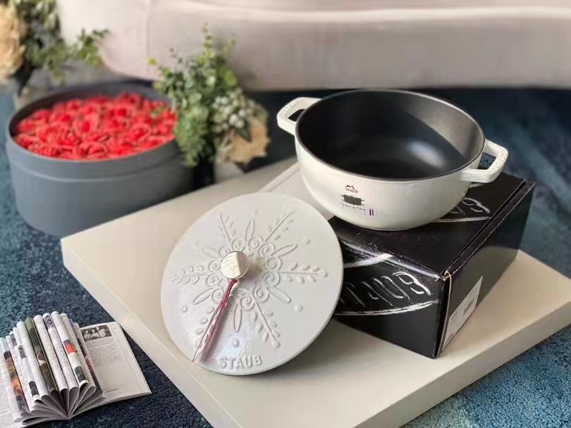 GermanstaubEnameled Cast-Iron Cookware Embossed Snowflake ...