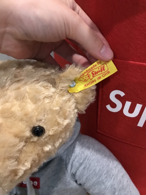 Supreme Teddy bear ตัวใหญ่มากสูง 30cm พร้อมส่งตัวเดียวค่ะ ...