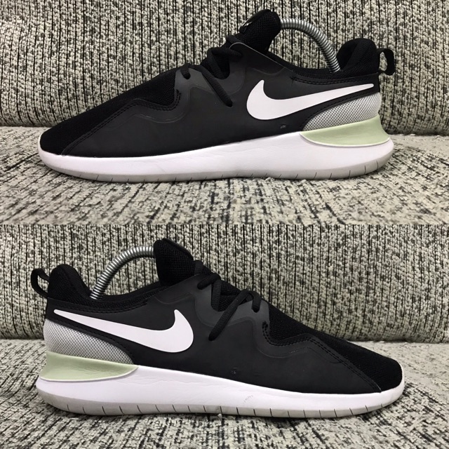 โปรปิดร้าน/Nike Tessen EU43 ยาว 27.5CM รองเท้ามือสอง ปี2018 ตำหนิตามรูป ...