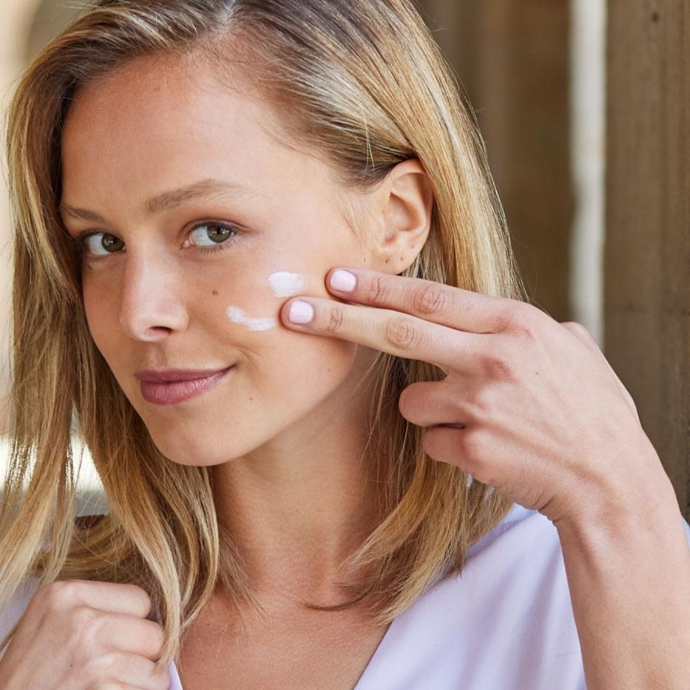 ISDIN FOTOULTRA AGE REPAIR SPF50 (Anti-Photoaging Sunscreen) อีสดิน โฟโ ...