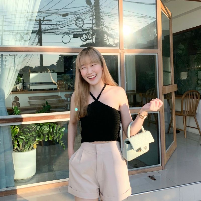 Cronie.official - Sunny top เสื้อสายเดี่ยวไขว้หน้า คล้องคอ ผ้าย่น ...