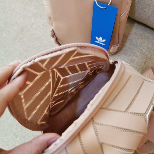 แท้ ADIDAS 3D Mini Backpack อดิดาส เป้มินิ สีดำสีพีช - elfinbkk - ThaiPick