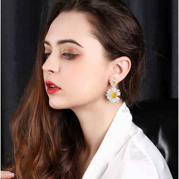 ต่างหูดอกเดซี่ 2020 ใหม่คลื่น Xiao Zou Fruited เดซี่แบบต่างหูดอกไม้ต่าง ...