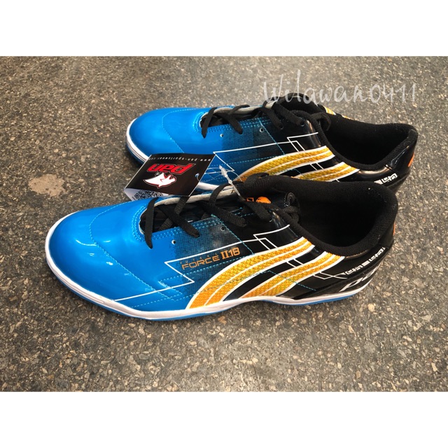 pan รองเท้าฟุตซอล แพน ของแท้ 100%นี้มีแต่หนังด้านนะคะหนังเงาในรูปหมดค่ะ ...