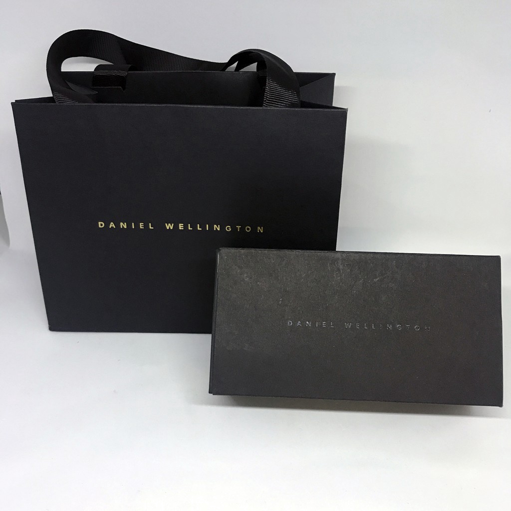 นาฬิกาผู้หญิง DW Classic Petite สีขาวของแท้ 28MM / 32MM wcuM ...