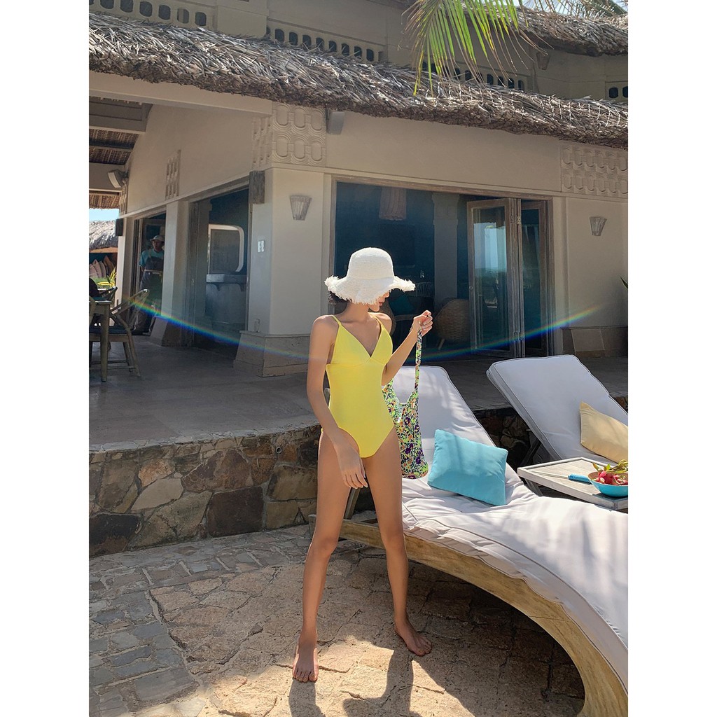 ชุดว่ายน้ำวันพีชสีเหลือง สายปรับได้ สไตล์เกาหลี Basic not basic รุ่น Strappy One Piece Swimsuit ...