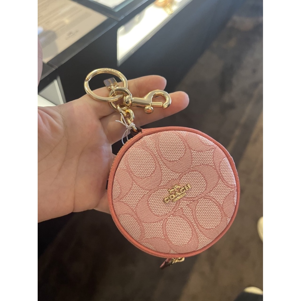 พร้อมส่ง แท้ New Coach พวงกุญแจ CIRCULAR COIN POUCH IN SIGNATURE ...