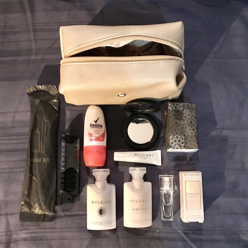 Amenity kit of Emirates Airways (Travel Set Business สำหรับผู้หญิง ...