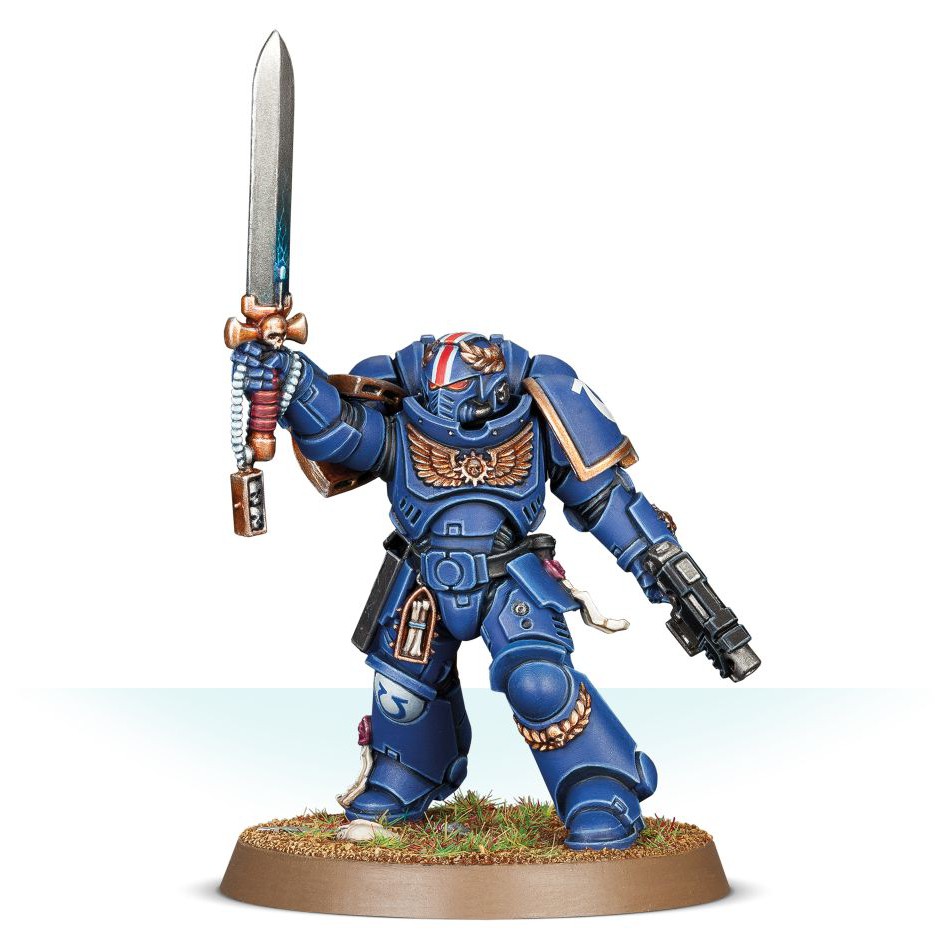 Warhammer 40K: SPACE MARINES: PRIMARIS LIEUTENANT WITH POWER SWORD ...