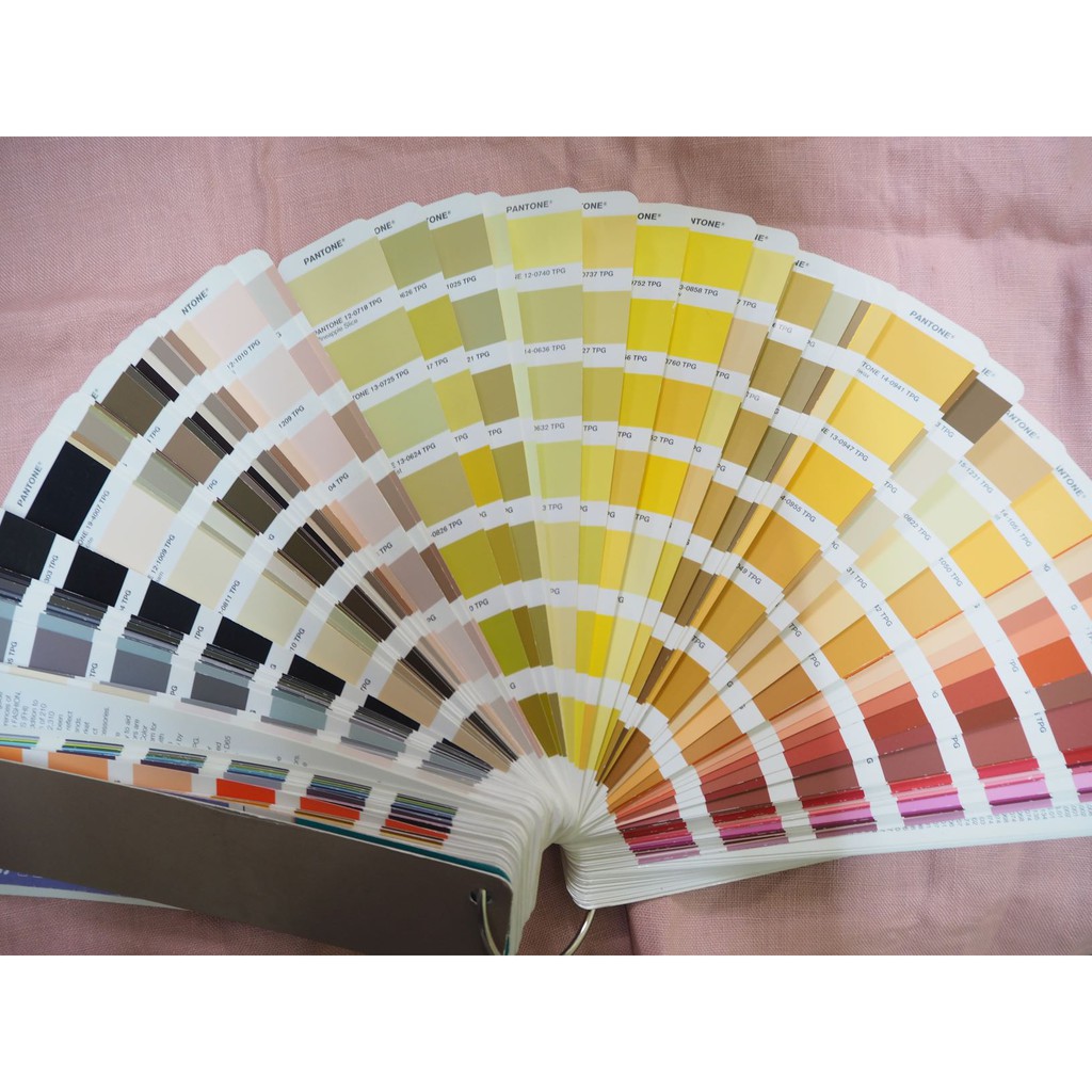 PANTONE FASHION HOME INTERIORS COLOR GUIDE SET FHIP110N ปี2017 มือสอง ...