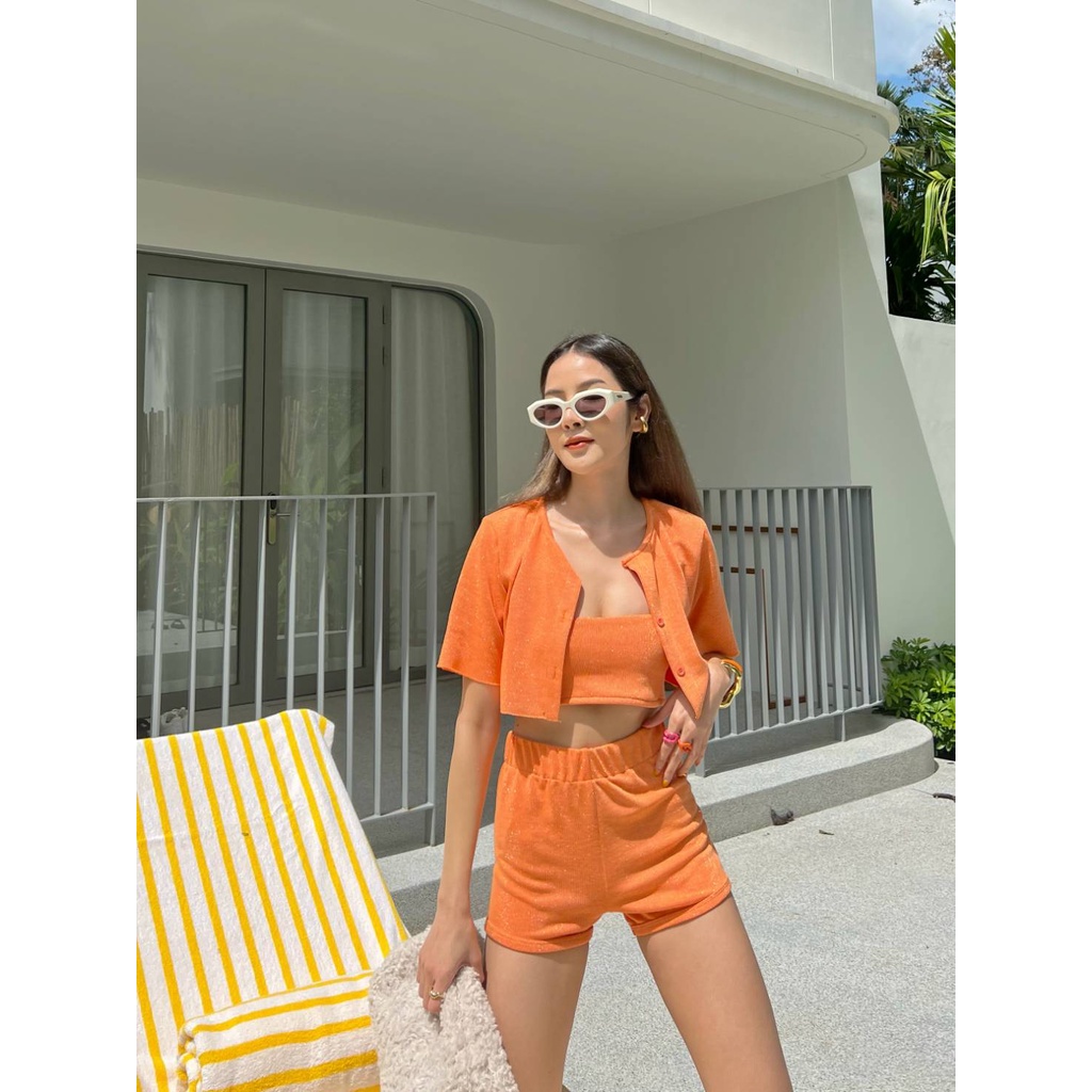 Mutedtone - Wingky set เซ็ต 3 ชิ้น สายเดี่ยว เสื้อคลุมกางเกงขาสั้นเทกเจ ...