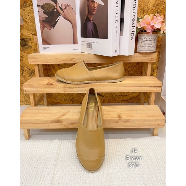 J8 รองเท้าใส่สบาย ทรงสลิปออนสวมหนังนิ่มๆสีสดใส - billy.shoes - ThaiPick