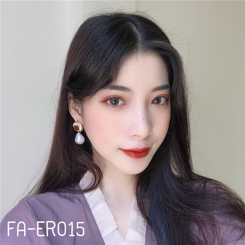 ต่างหูแบบติดหูสี่เหลี่ยมสีทอง ไข่มุกทรงหยดน้ำ S925 1.5 x 3.5 cm - fohaccessoriez - ThaiPick