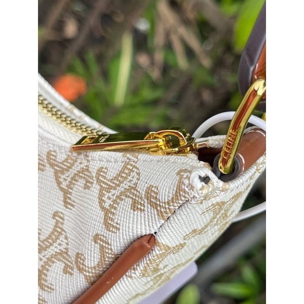 SALEรุ่นที่ลิซ่าสะพาย x Vintage Classic Ava Bag มาพร้อมสายสะพายไหล่ที่ ...