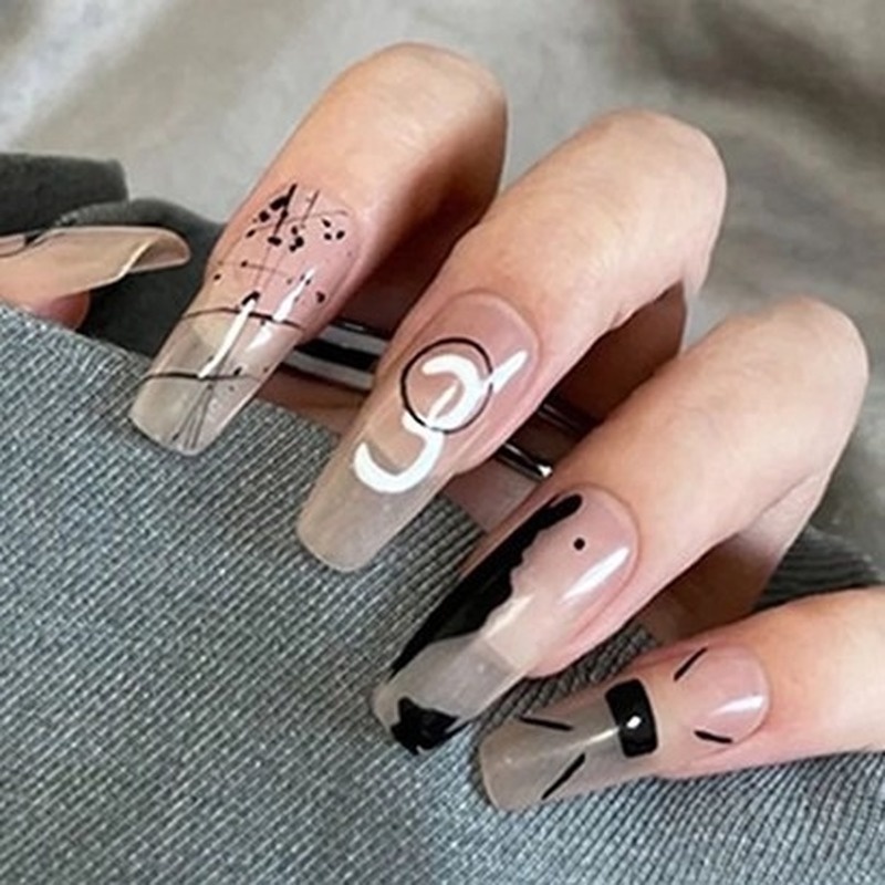 เล็บปลอม Rhombus Checkerboard ไล่โทนสีสไตล์ฝรั่งเศสฤดูใบไม้ร่วงและฤดู ...