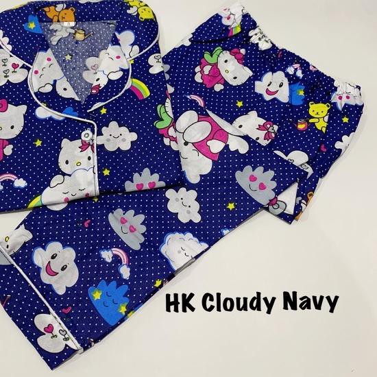 ชุดนอนพิมพ์ลาย Hello Kitty Cloudy สามารถเข้าได้สําหรับเด็กและครอบครัว ...