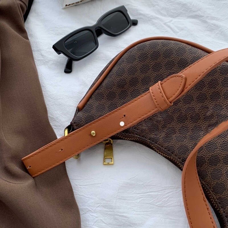 【Coco-mall】COD จัดส่งภายใน 2 วัน lisa สไตล์เดียวกัน PU ถุงใต้วงแขน กระเป๋าถือ กระเป๋าสะพายไหล่ ...