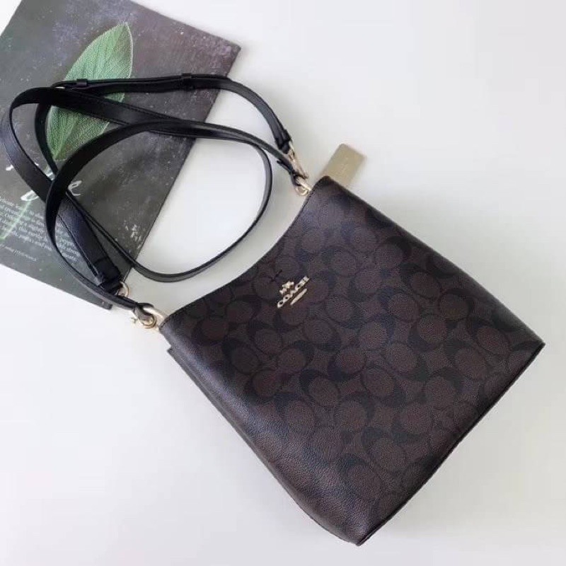 Coach SMALL TOWN BUCKET BAG CANVAS | Shopee Thailand