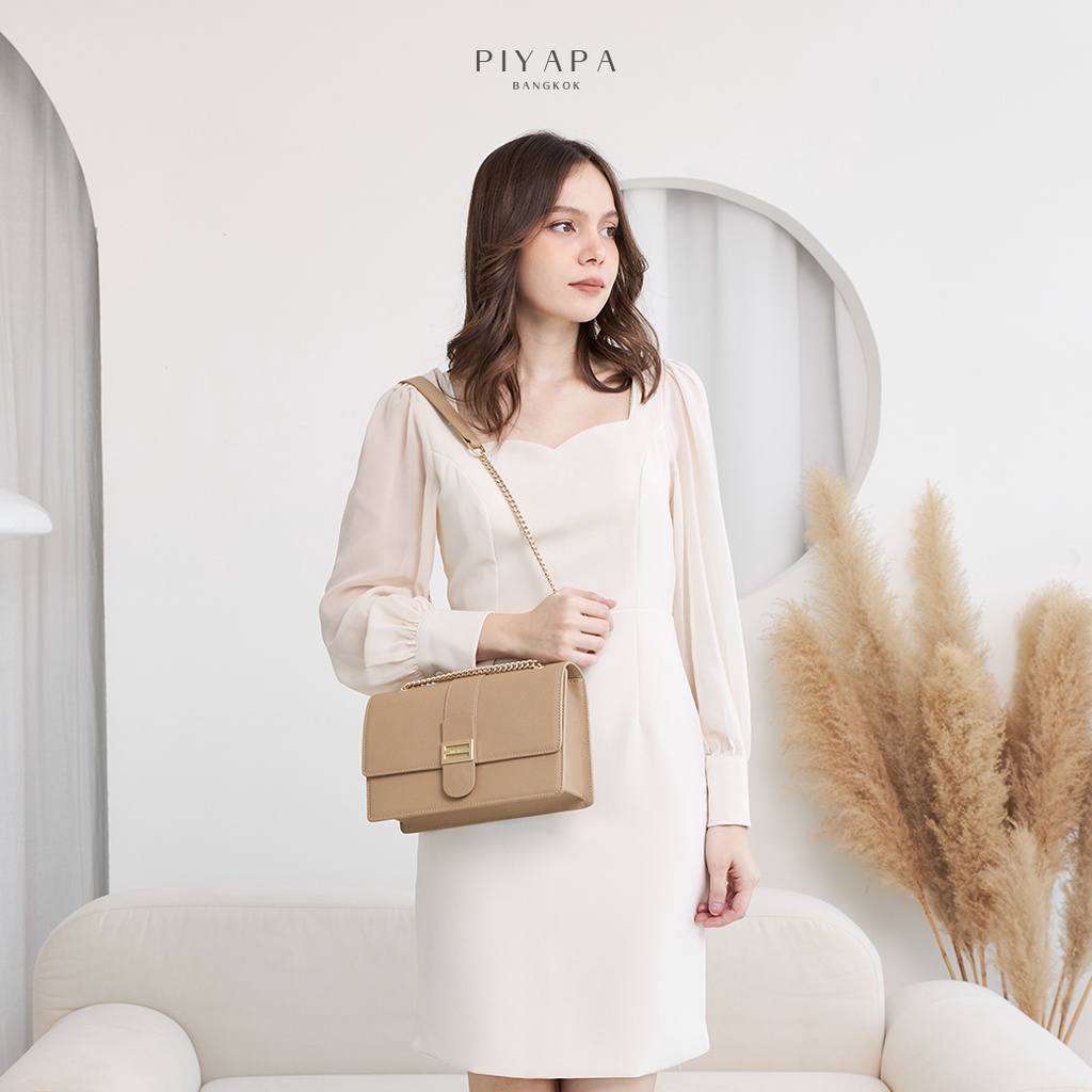 กระเป๋าหนังวัวแท้ รุ่น New Classic Piyapa สี Honey Brown ผลิตปี 2022 - piyapa.bangkok - ThaiPick