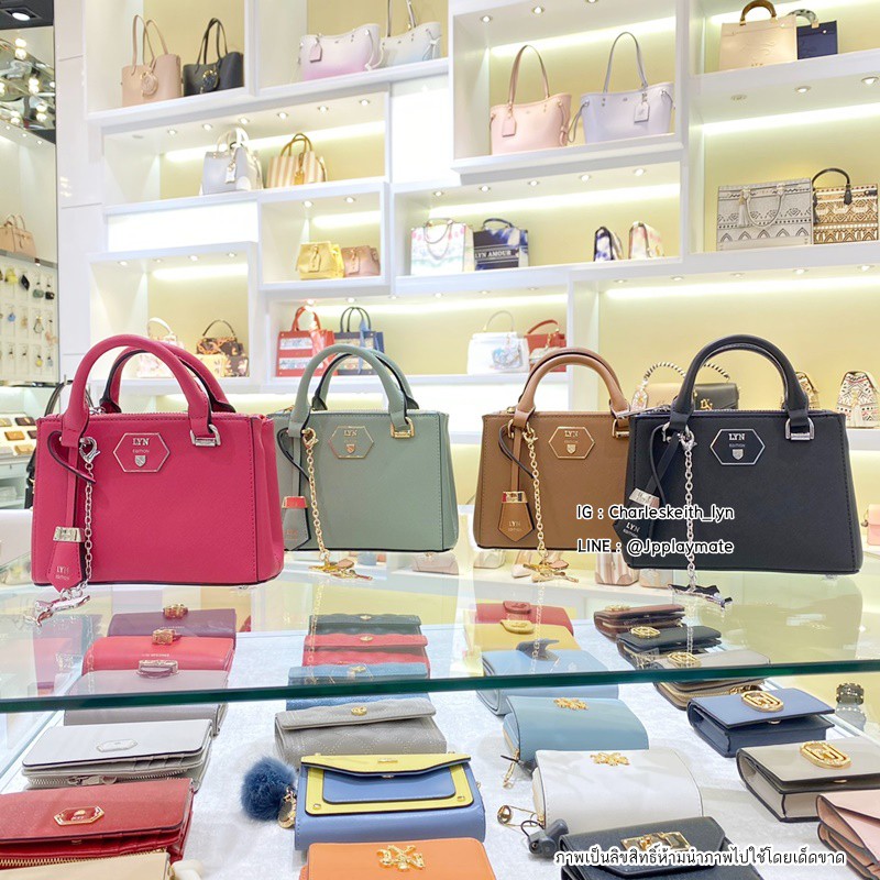 LYN กระเป๋าสะพายข้าง LYN รุ่น Edition Sofia Micro Handbag : LL21CBS025 แท้จากชอป พร้อมอุปกรณ์ ...