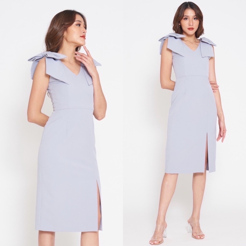 HER Collection YADA Dress เดรสคอวีโบว์ไหล่ - hercollection.official - ThaiPick