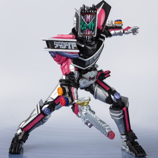 S.H.Figuarts Kamen Rider Zi-O Decade Armor ของแท้ สนใจนัดรับได้นะคะ ☺️ ...