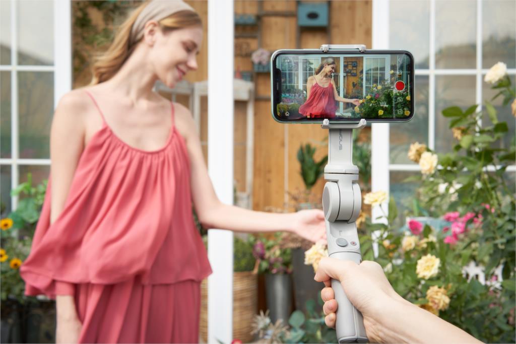 ในสต็อกจัดส่งฟรี Snoppa ATOM 2 สมาร์ทโฟน Gimbal 3-Axis Handheld Stabilizer พร้อมขาตั้งกล้อง ...