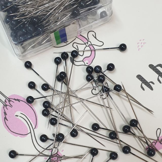 เข็มหมุดสีดำ คละสีๆๆ 100 ตัว | Shopee Thailand