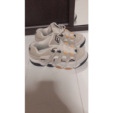 รองเท้าผ้าใบ size 36.5 ยาว23.5cm FILA สภาพใหม่มือ1 - marisarattanakitpaiboon - ThaiPick