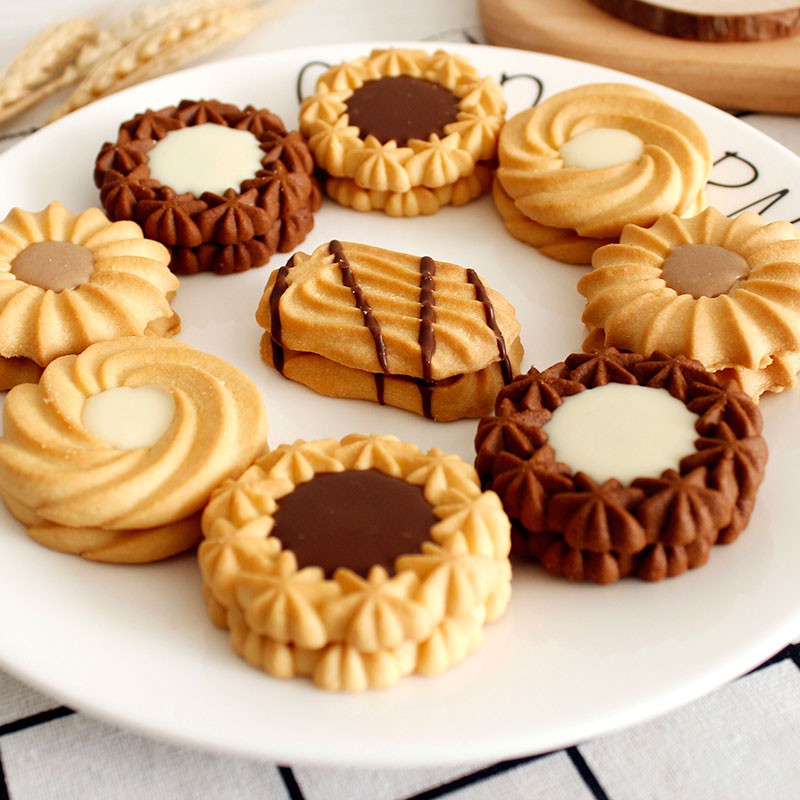 BOURBON Torte Cookies Butter Cookies คุกกี้ เบอร์บอน ทรอเต้ (กระป๋อง ...