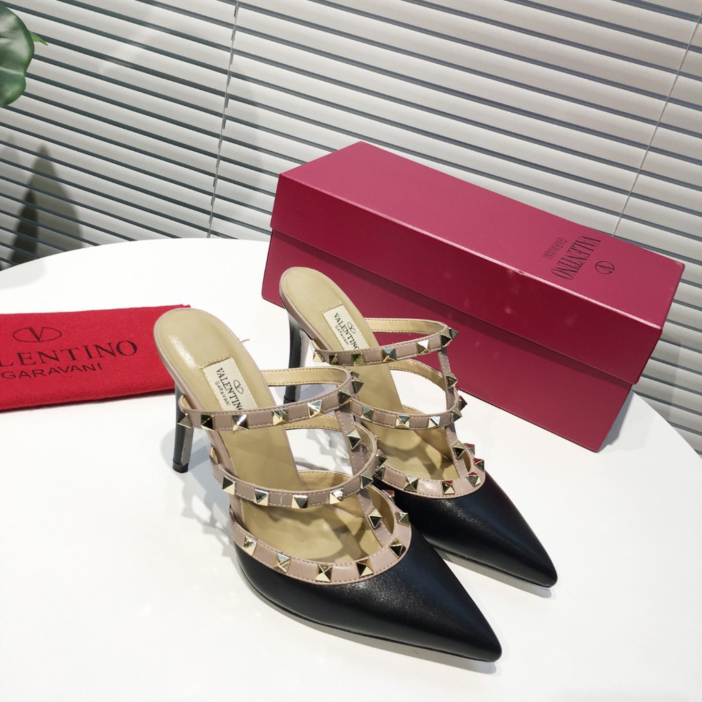 VALENTINO คลาสสิก rivet Tale ออกแบบรองเท้าส้นสูงรองเท้าผู้หญิงสีดำ ...