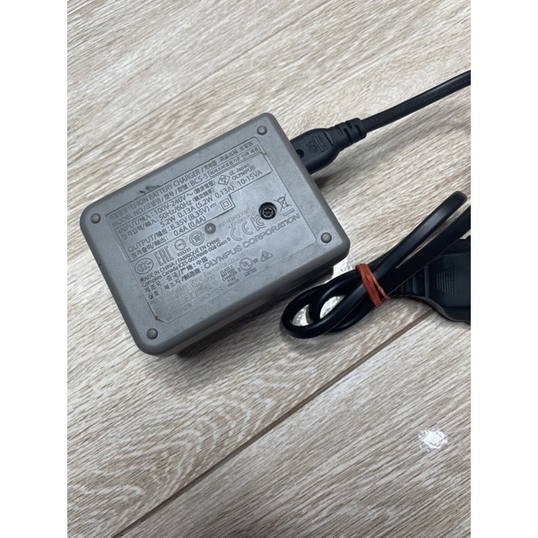 แท่นชาร์จแบตเตอรี่ลิเธี่ยมไอออน Olympus BCS-5 สำหรับชาร์จแบตฯรุ่น BLS ...