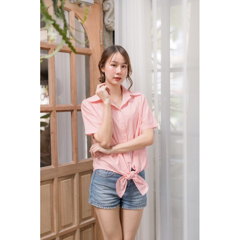Numsha Brand เสื้อครอปลายทางผูกโบว์เอว / NB20092 | Shopee Thailand
