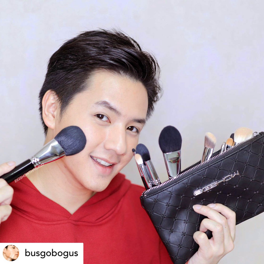 (โค้ด YCVNGBL ลดเพิ่ม 80.-) เซตแปรงแต่งหน้า 15 ชิ้น แปรงขนสัตว์แท้ EIGSHOW สี Bright Silver ...