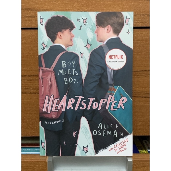 Heartstopper Volume 1 with EXCLUSIVE TV SCRIPT EXTRACTS! | Shopee Thailand Heartstopper Volume 1 with EXCLUSIVE TV SCRIPT EXTRACTS! | Shopee Thailand