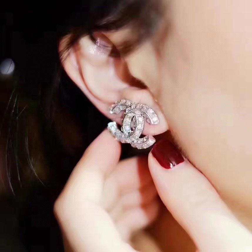 chnel side diamond double C Swarov crystal earrings small pepper is not ...