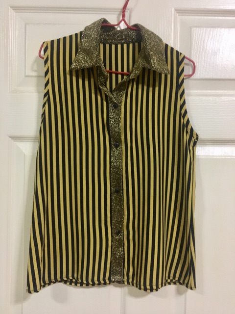 เสื้อแขนกุด ลายทางสีเหลืองดำ - kullayapa - ThaiPick