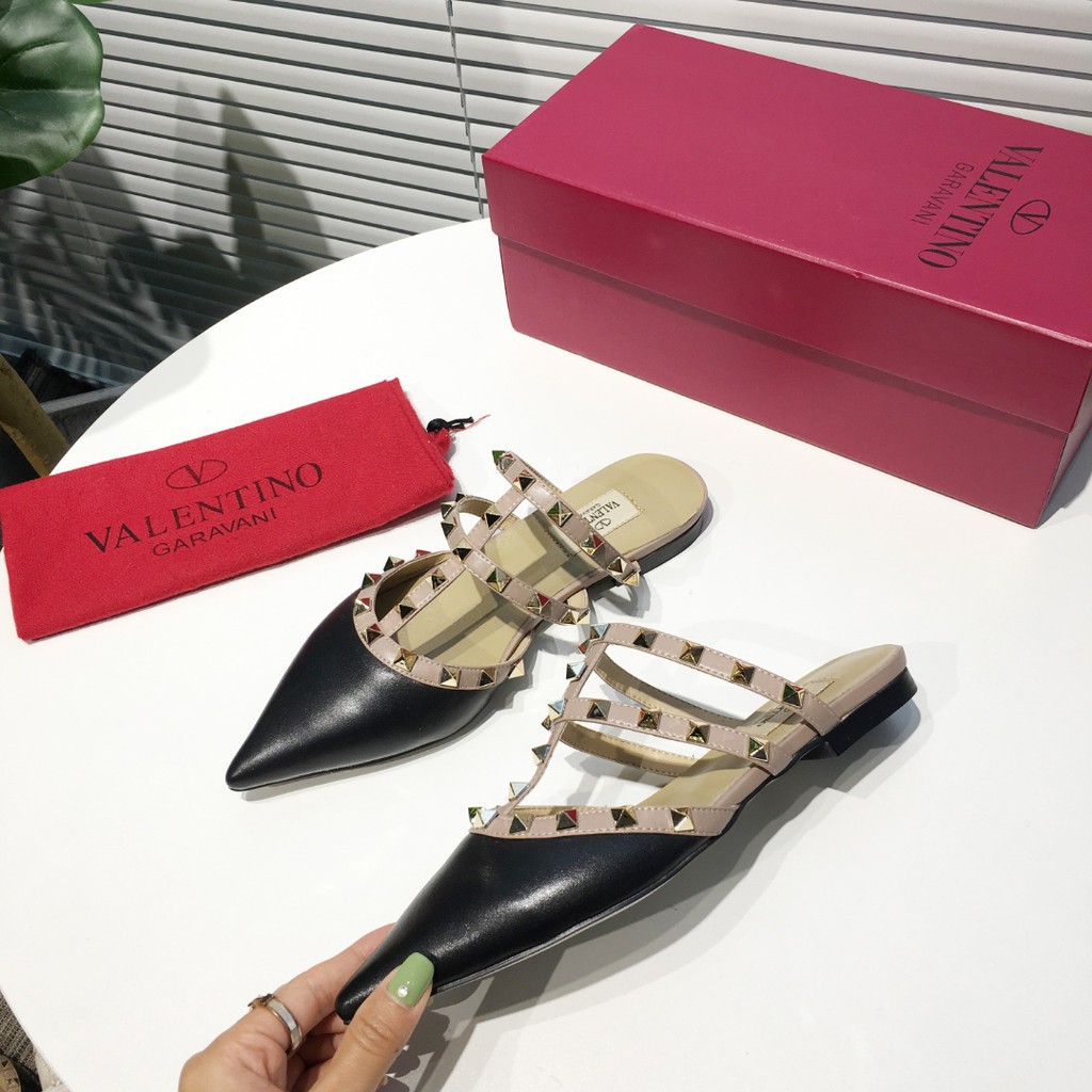 VALENTINO คลาสสิก rivet Tale ออกแบบรองเท้าส้นสูงรองเท้าผู้หญิงสีดำ ...
