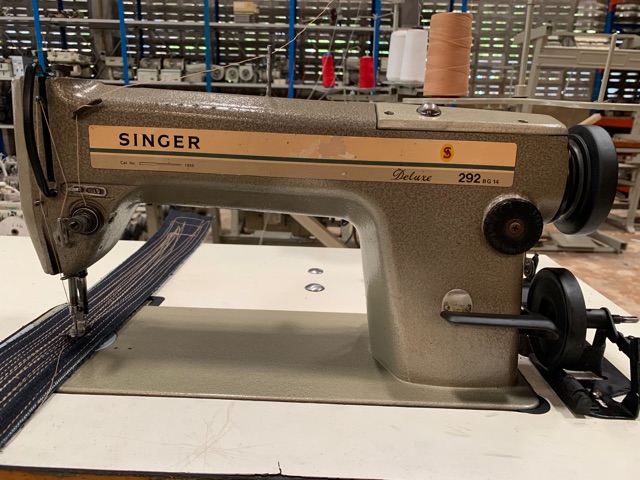 จักรเย็บเข็มเดี่ยวซิงเกอร์ (SINGER) รุ่น 292 - pumsarinee - ThaiPick