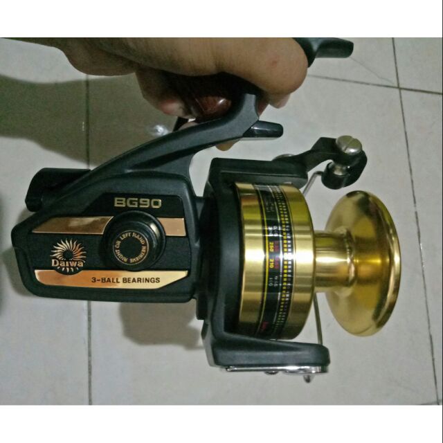 รอกตกปลาไดว่า Daiwa BG 90 | Shopee Thailand