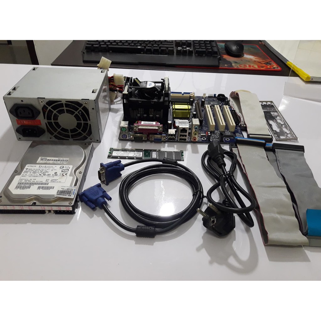 CPU INTEL PENTIUM 4 2.40 GHZ + Mainboard Laser FOXCONN +PSU 320W +Hard ...